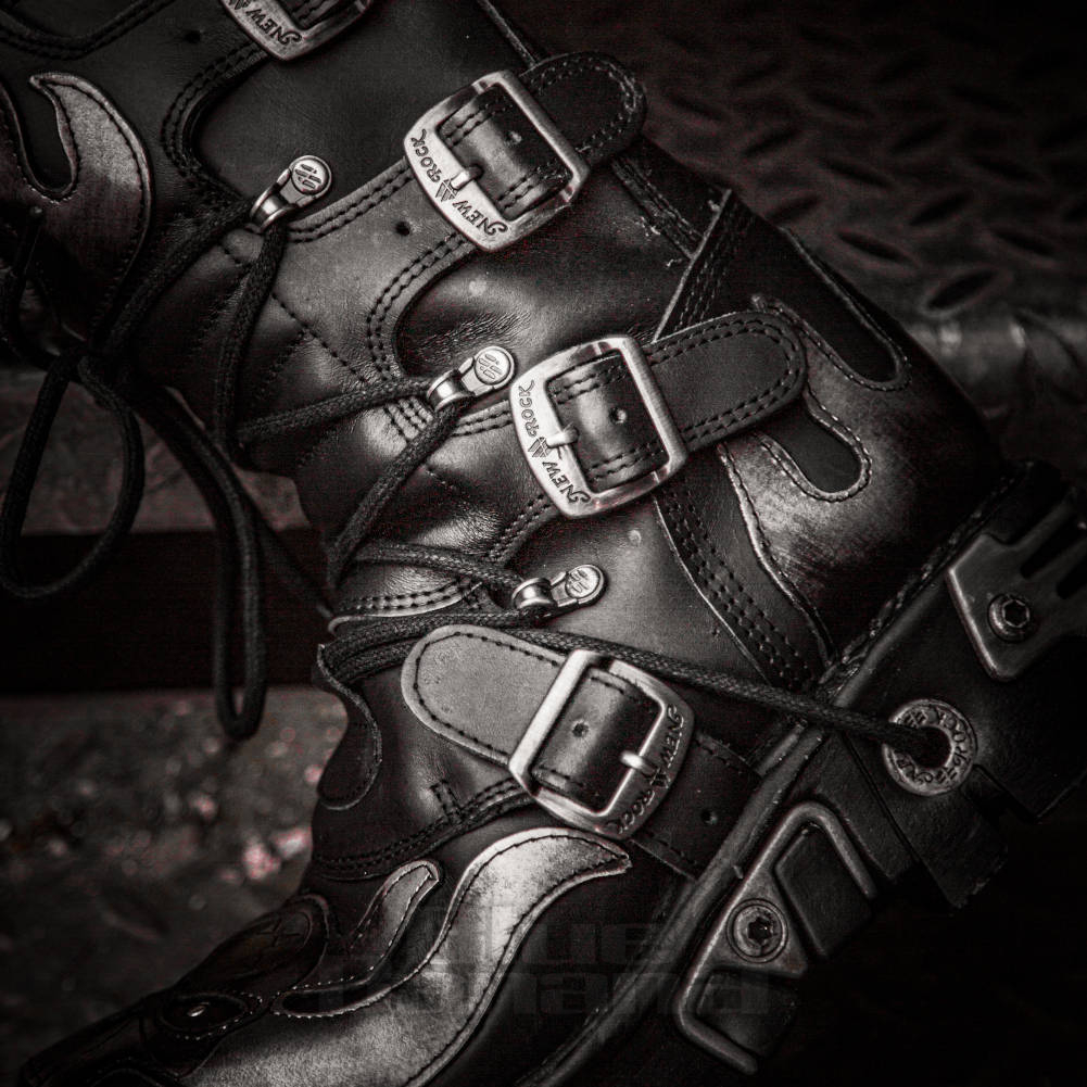 New Rock M.107-S2 Demon Flame Reactor Boots | UK Supplier
